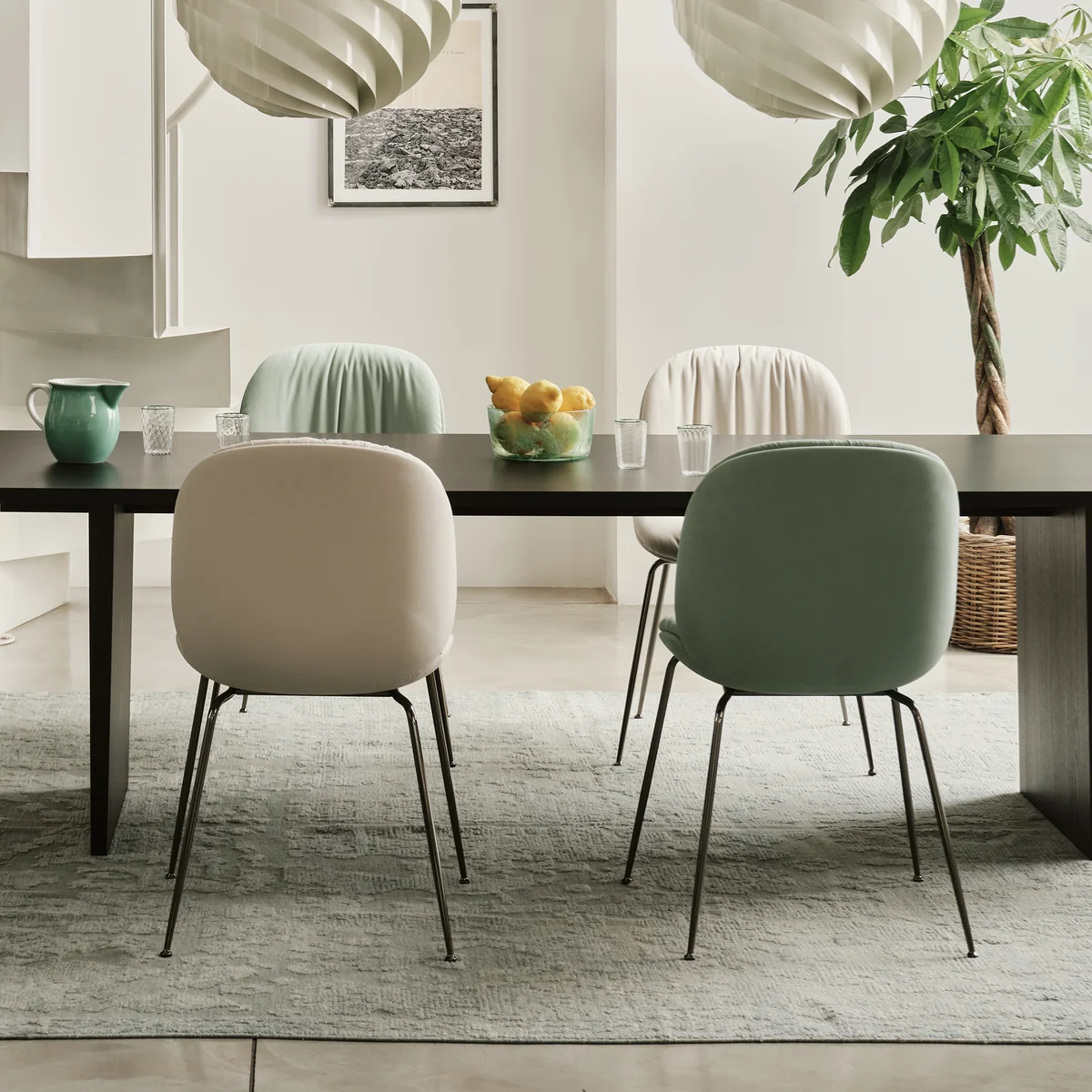 Beetle Soft Dining Chair von Gubi | Connox